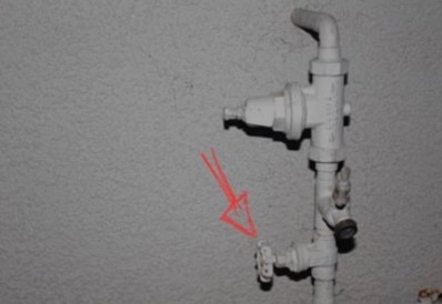 How to Turn Off the Main Home Water Valve - 1-Stop Home Watch